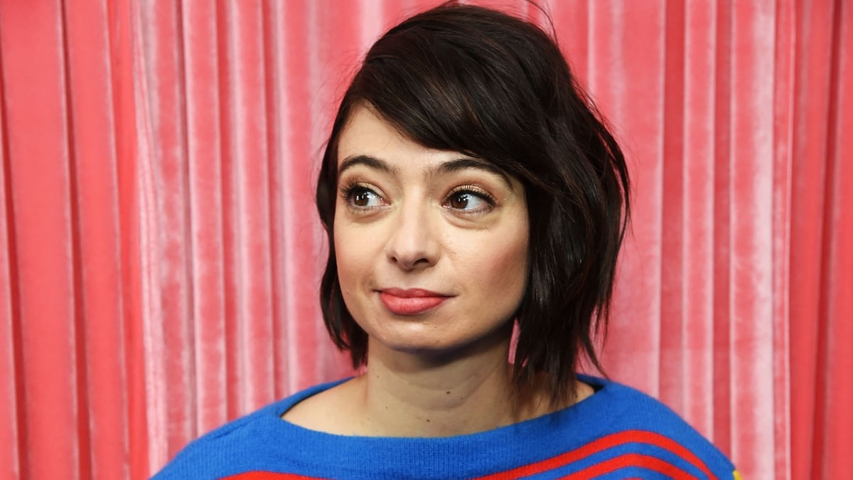 'Big Bang Theory' Star Kate Micucci Triumphs Over Lung Cancer Surgery ...