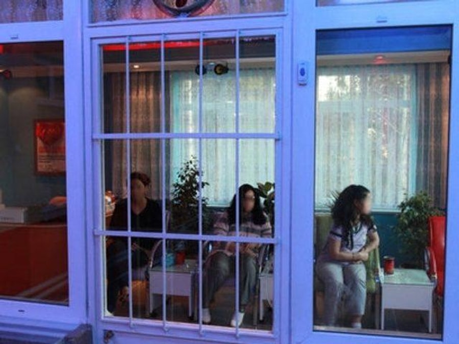 Yıllar Önce İzmir Genelevi'nde Yaşanan Zam Grevi ve Genelev Kuralları ...