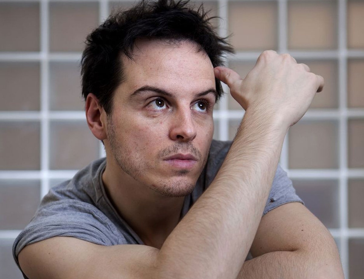 Andrew Scott'ı Yakından Tanıyalım! - Onedio