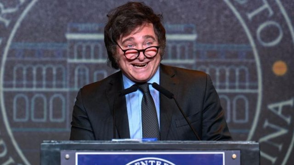 Ekonomist Başkan Javier Milei'nin 'Şok Terapisi' Arjantinlileri Sokağa ...