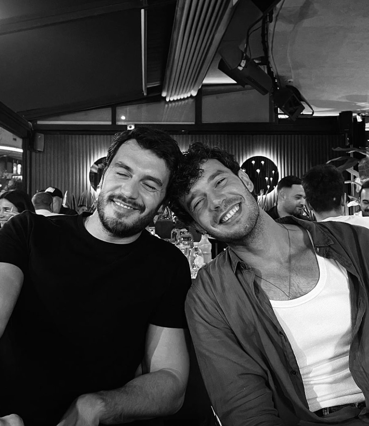 İsmail Ege Şaşmaz ve Hande Ünal Çiftinin Bebekleri Dünyaya Gözlerini ...