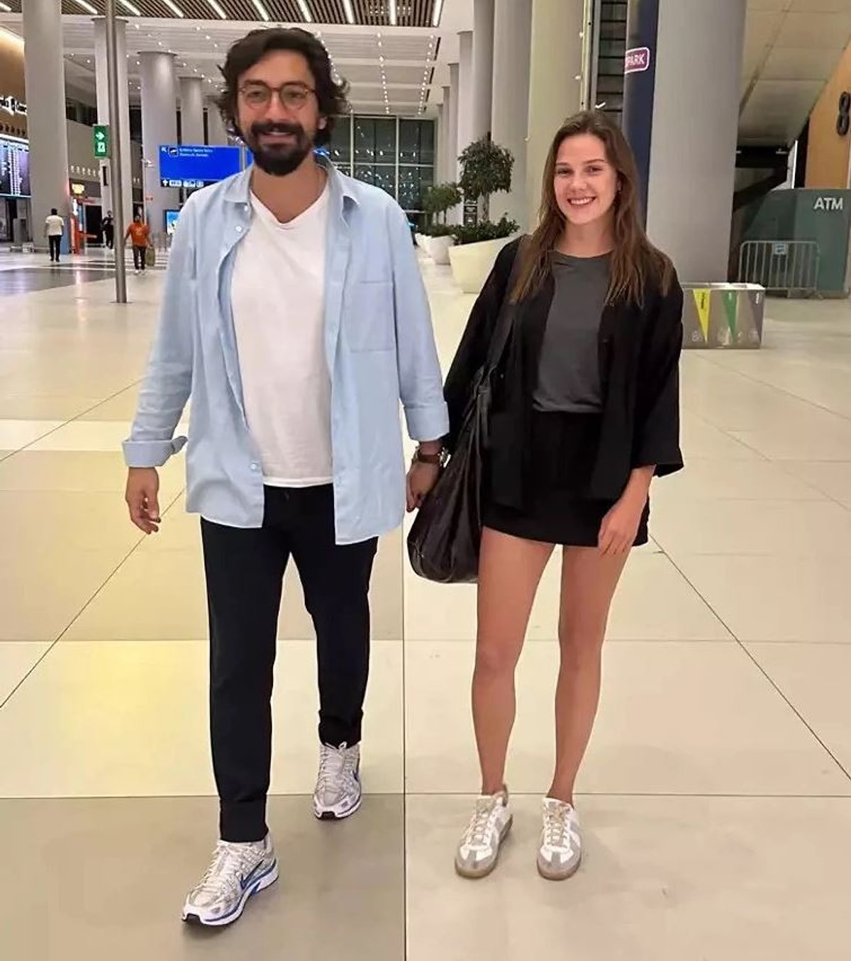 Düğünden Sonra Erteleye Ertele Bir Hal Olan Alina Boz ve Umut Evirgen ...