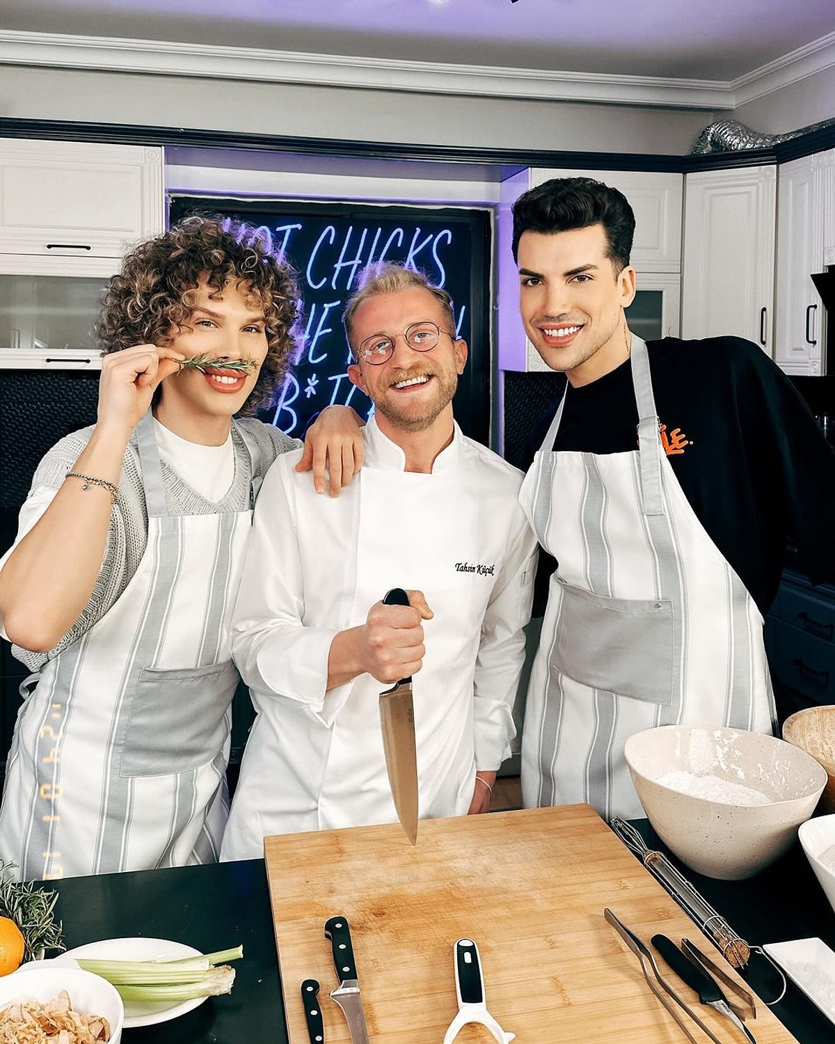 Cinsiyet Geçiş Operasyonu Olan Mika Raun'dan Romantik Poz! 19 Ocak'ta ...