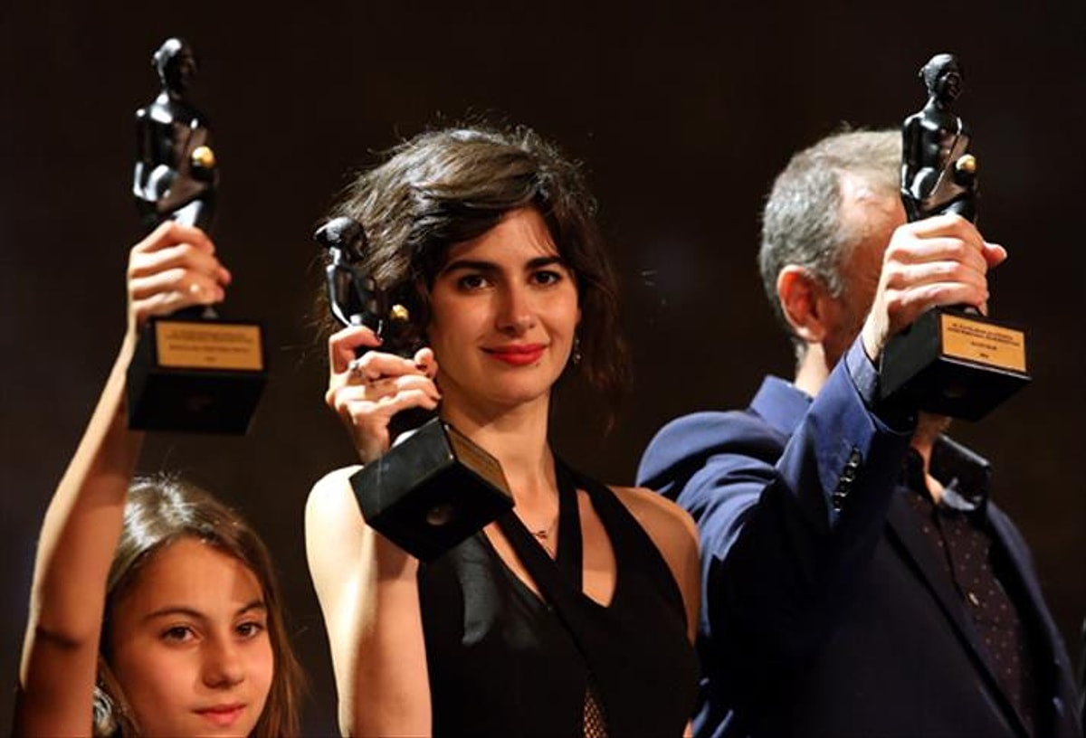 Şahane Hayatım'daki Oyunculuğuyla Yine ve Yeniden Konuşulan Nesrin Cavadzade'yi Yakından ...