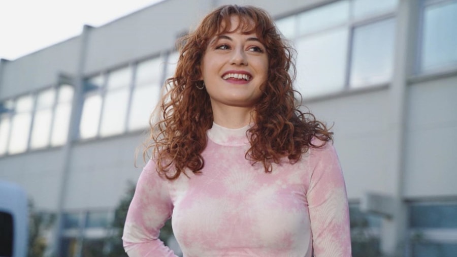 Nazlı Bulum İlk Cinsel Deneyimini Anlattı - Onedio