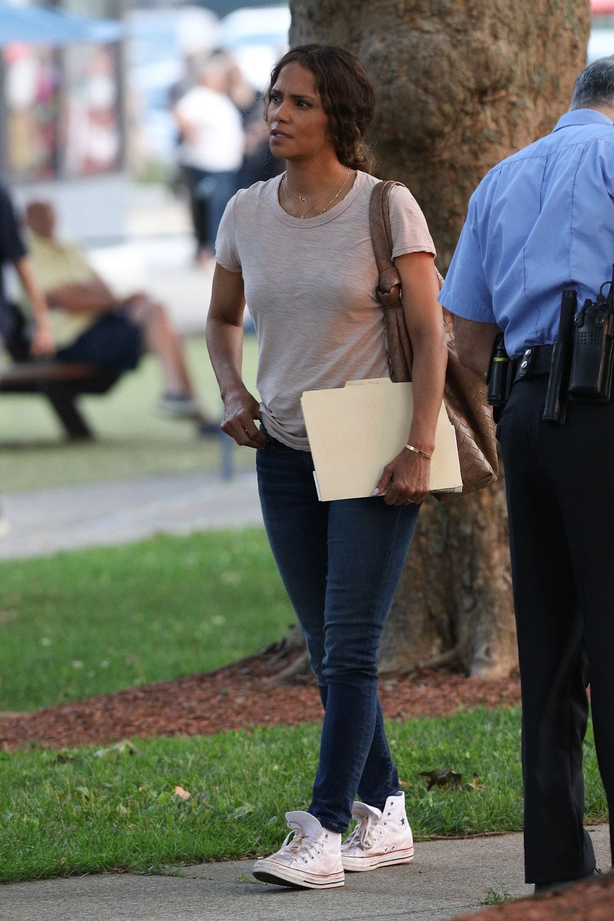 Netflix 'The Mothership' Filmini Rafa Kaldırdı! - Onedio