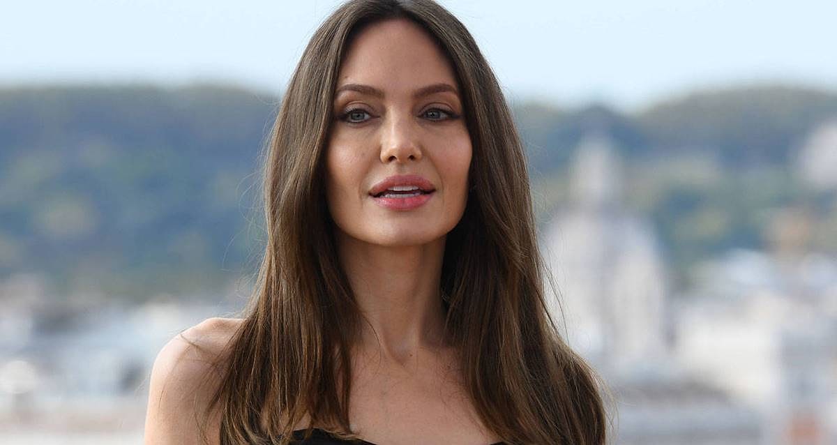 Gençliğinde Annesinin Erkek Arkadaşıyla Birlikte Olan Angelina Jolie ...