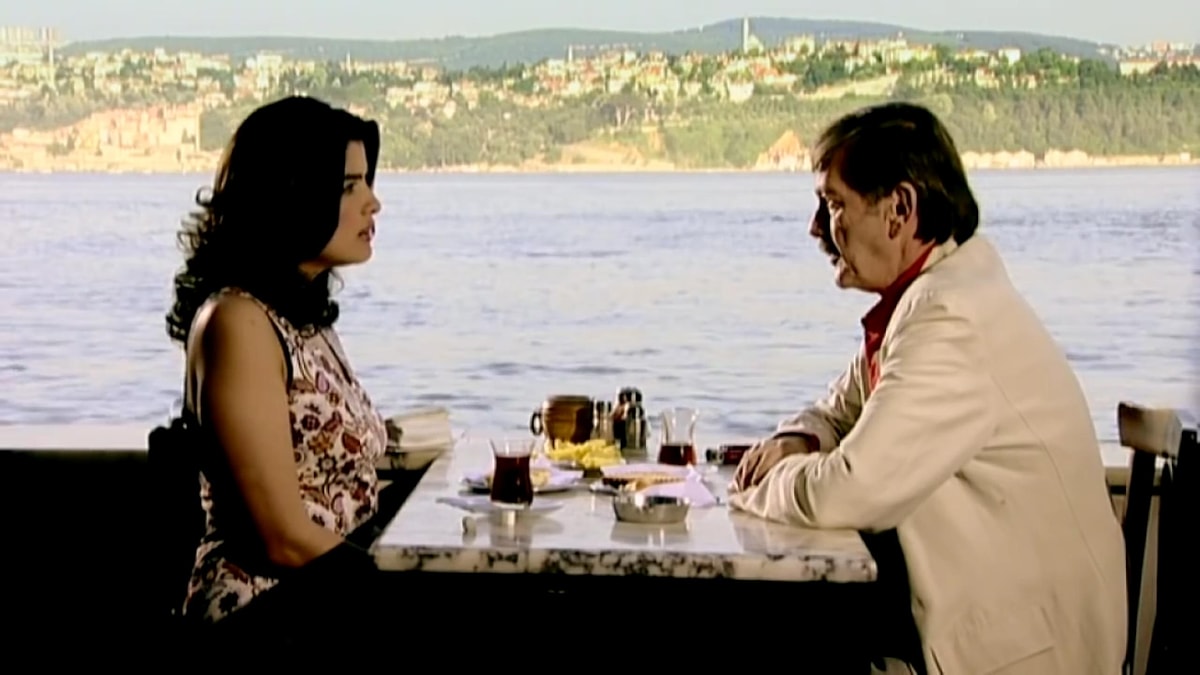 Ferhan Şensoy'un Muhteşem Filmi "Pardon"dan Yüzlerde Gülümseme Yaratan ...