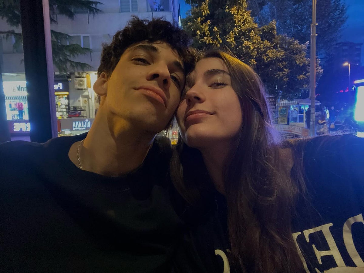 Güzel Voleybolcu Dilay Özdemir Sevgililer Gününde Melih Tunca ile ...