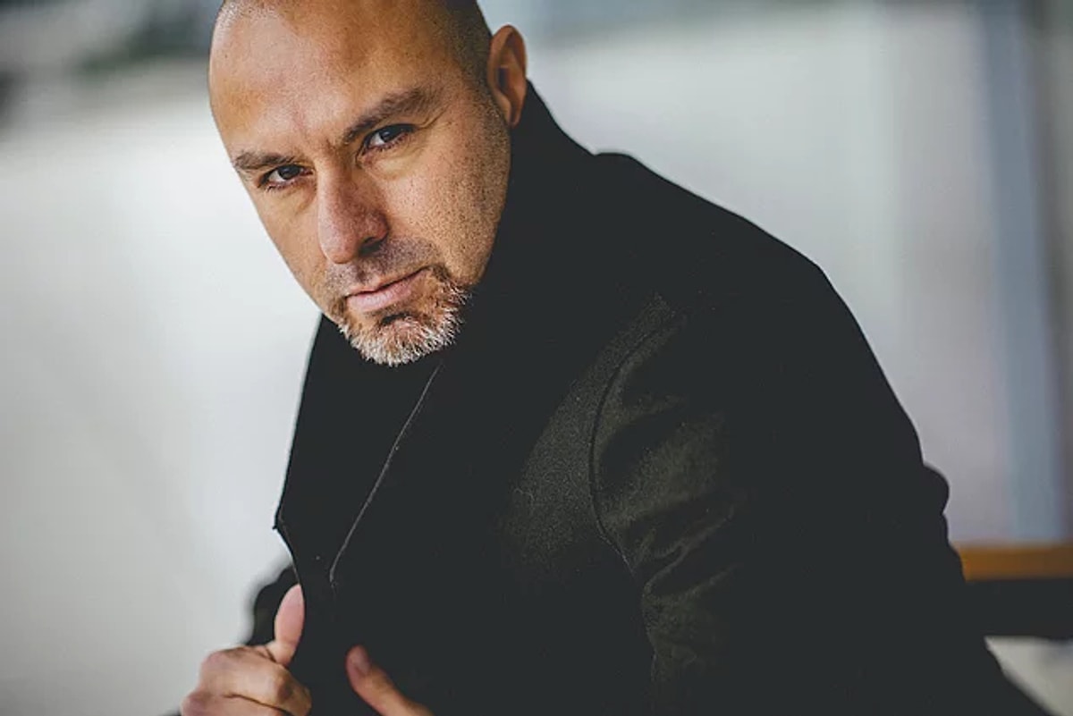 Sertab Erener Ve Şebnem Ferah'ın Demir Demirkan Yüzünden Birbirlerine ...