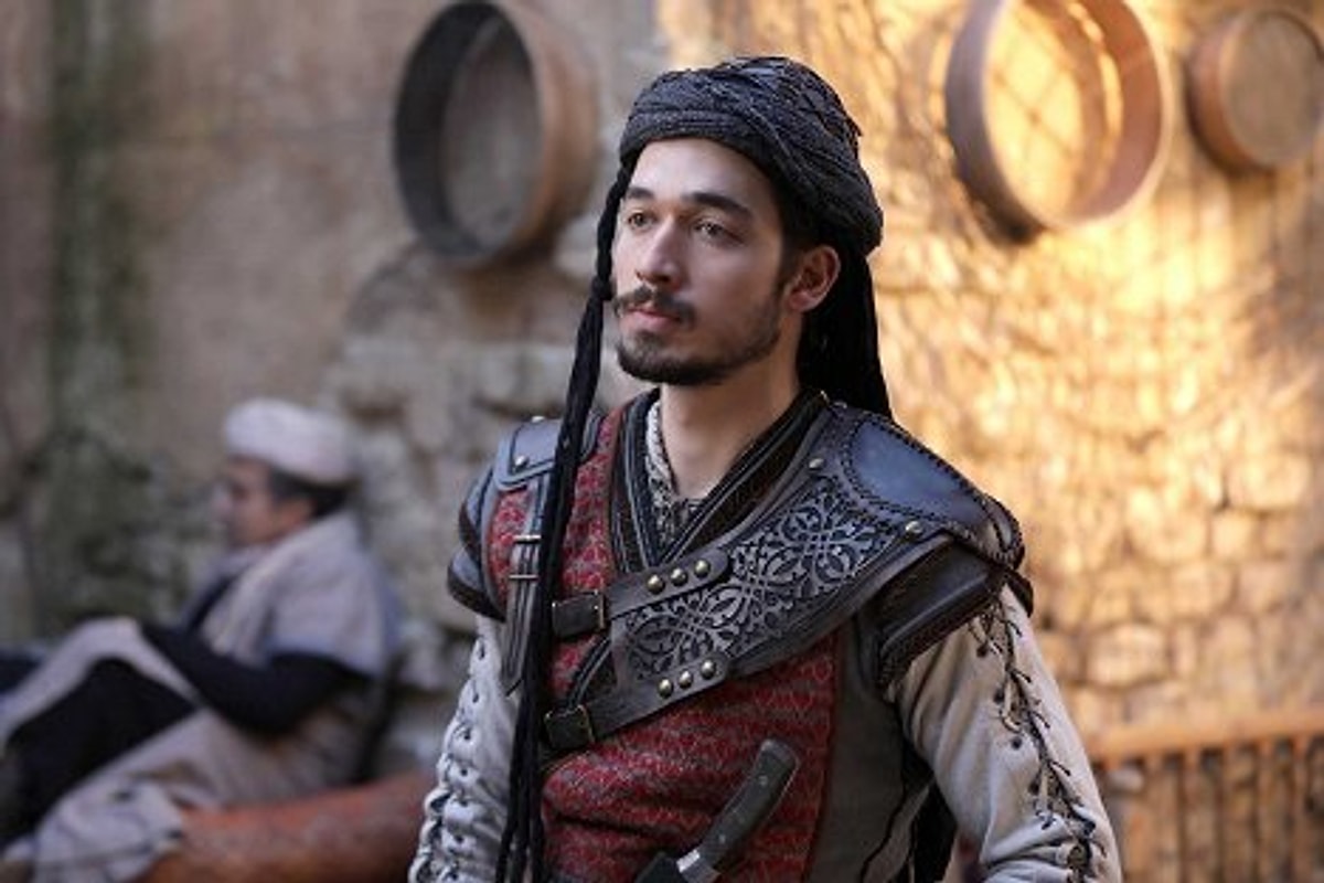 Bahar Dizisinin Aziz Uras'ı Genç Yıldız Demirhan Demircioğlu'nun Havalı ...