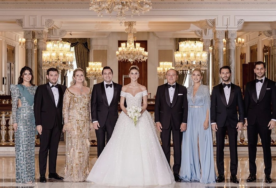 Giydikleri Yüzünden Eleştirilen Nazlı Sabancı Bu Sefer de Sosyal Medya ...