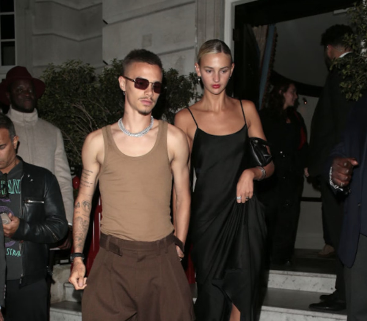 Babasının İzinden Giden Futbolcu Romeo Beckham Birlikte Eve Çıktığı 5 ...