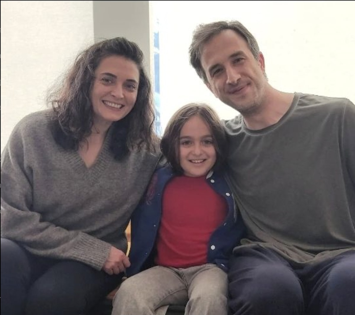 Kuvvetli Bir Alkış'ın Küçük Metin'i Rezdar Taştan'ın Gerçek Annesi ...