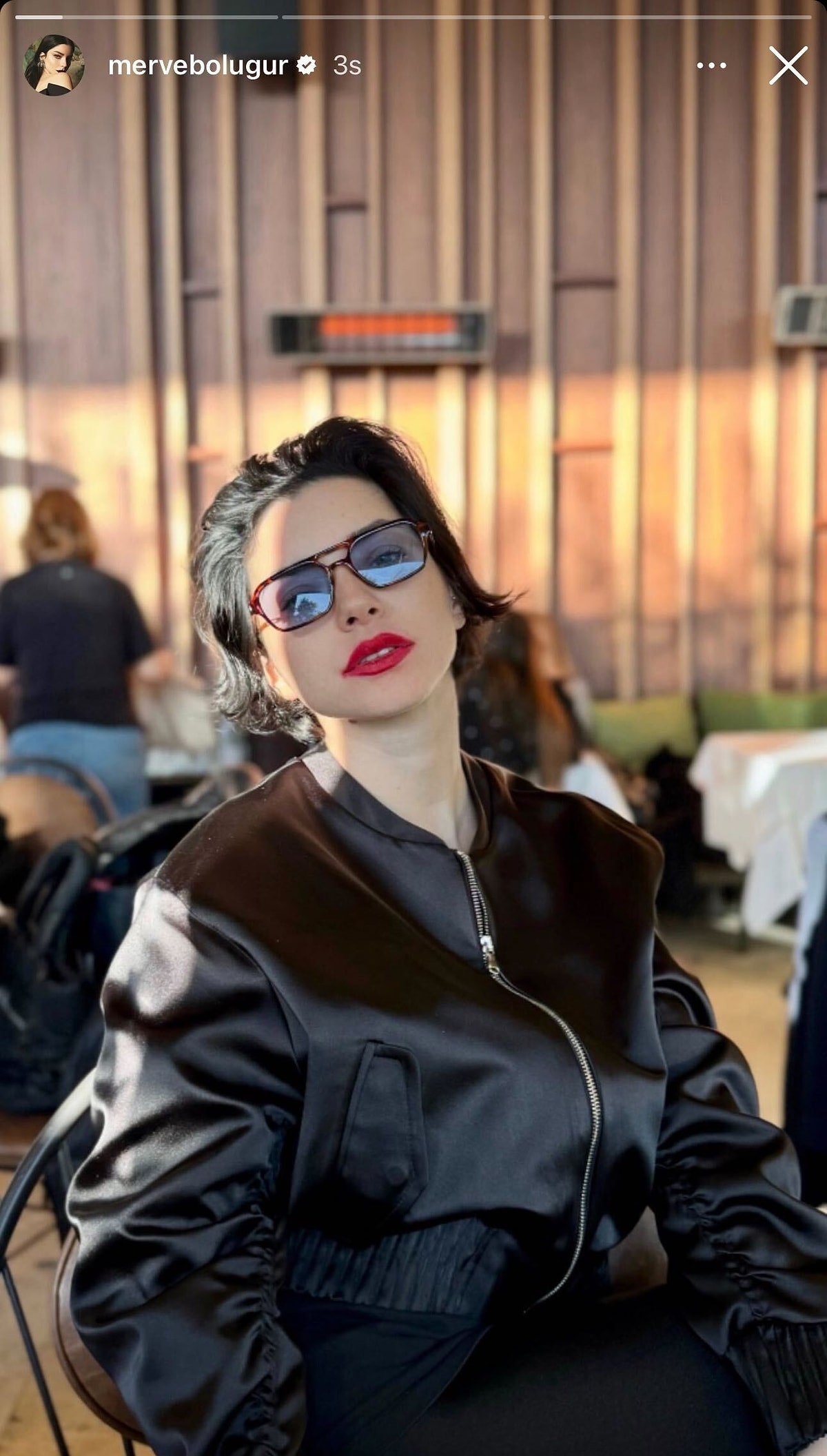 Sabah Enerjisi Fazla Olan Melis Sezen Asansörde Dans Etti: 18 Mart'ta ...