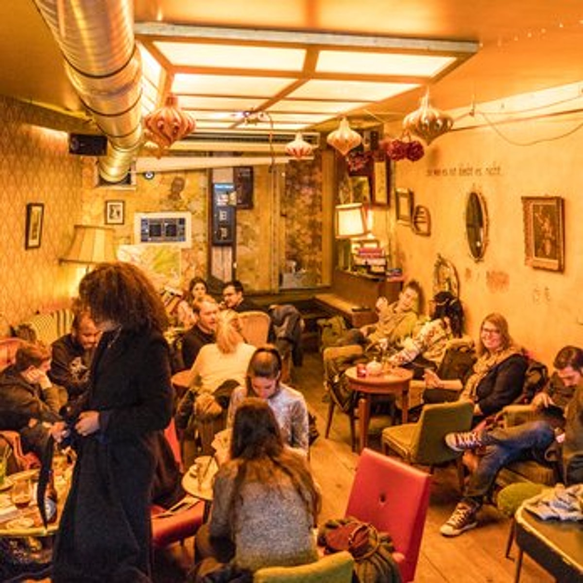 Teknolojiden Uzak Kafe: Café Brecht - Onedio