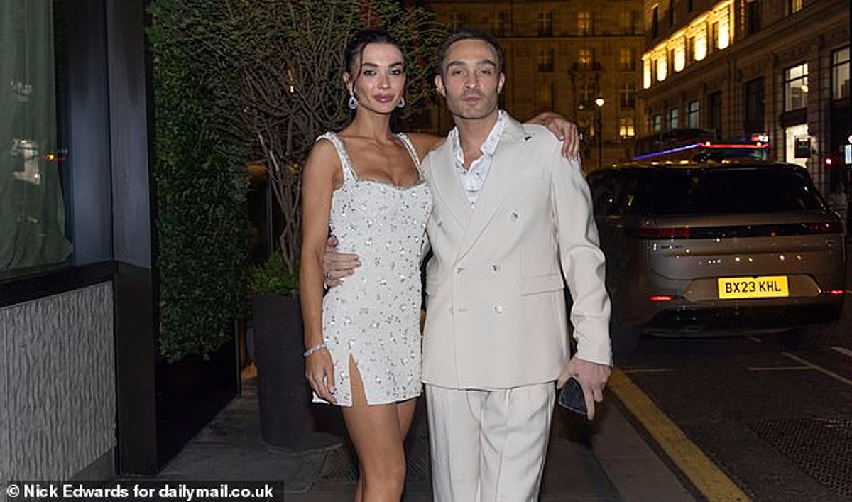 Gossip Girl Dizisinin Jönü Chuck Bass Evleniyor! Ed Westwick Amy ...