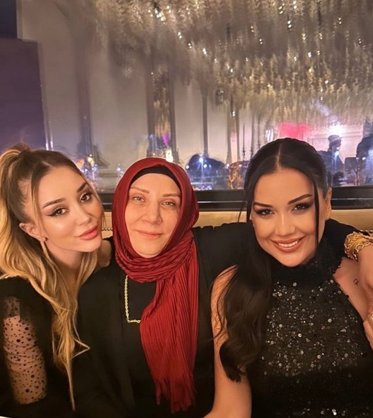 Engin Polat'ın Annesi Şükran Polat 23 Nisan'daki Dilan Polat ...