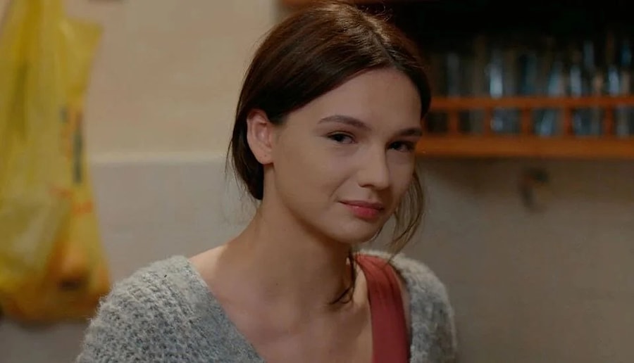 Blok3'ün Nilsu Berfin Aktaş'tan Ayrılmasına Neden Olan Öpüşme Sahnesi Tartışma Konusu Oldu! - Onedio