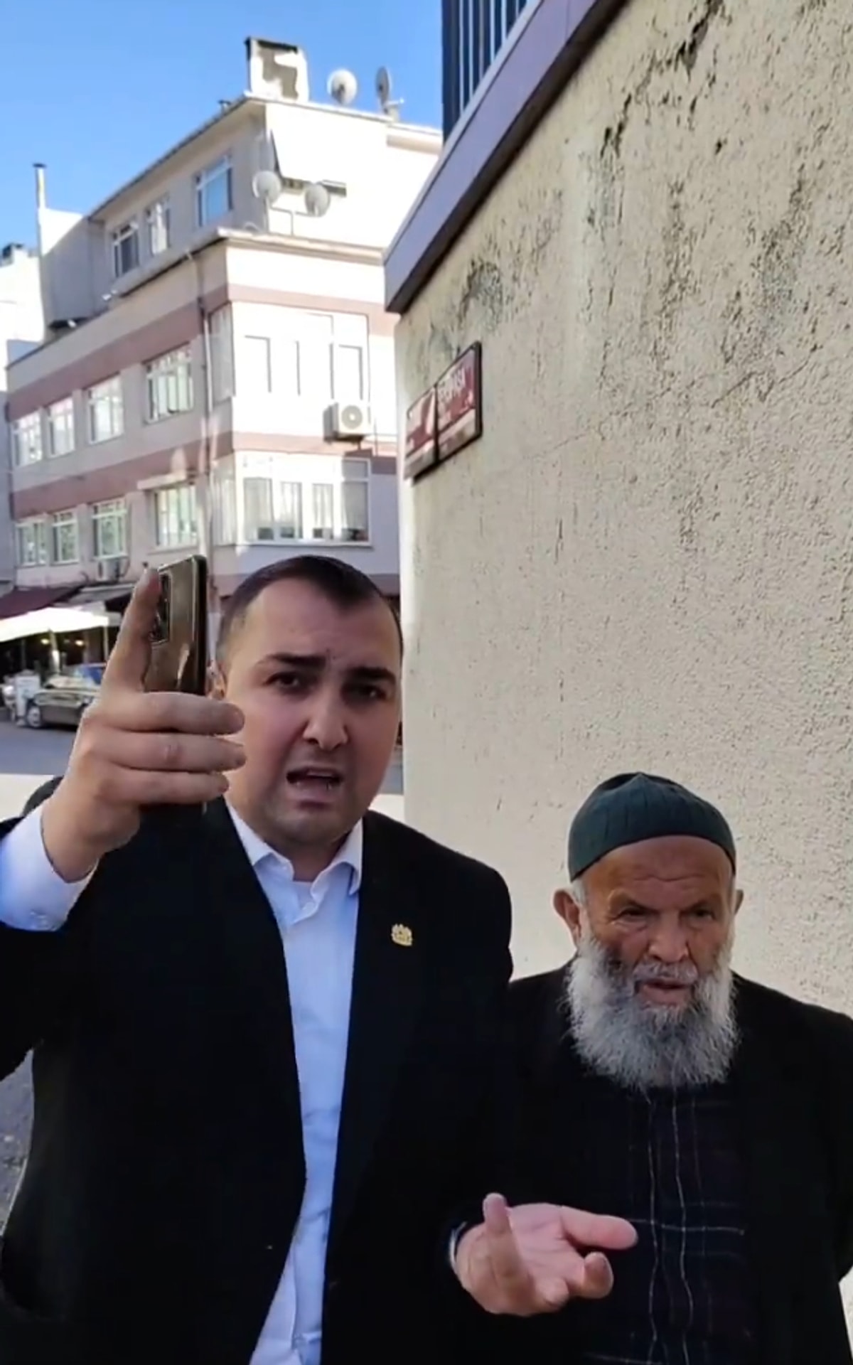 AK Parti’de “Troll” Operasyonu İddiası: “Süleyman Amca” Savunması! - Onedio