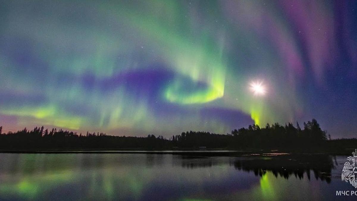 What Are The Northern Lights? Formation, Colors, and Observation - Onedio