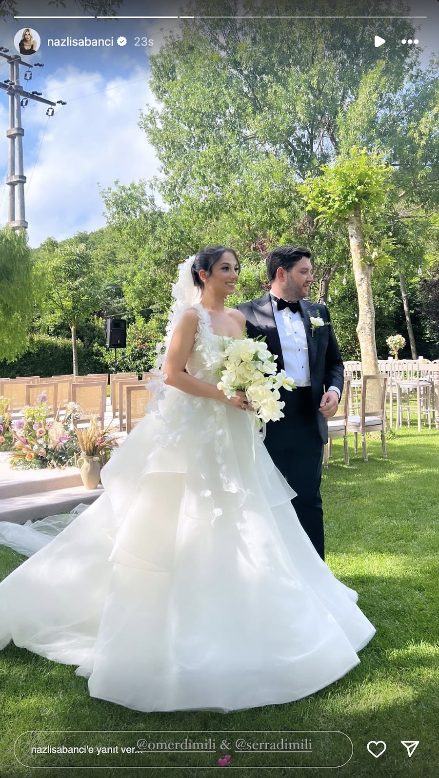 Hande Erçel Müstakbel Eltisi Nazlı Sabancı'yı Yalnız Bırakmayarak ...