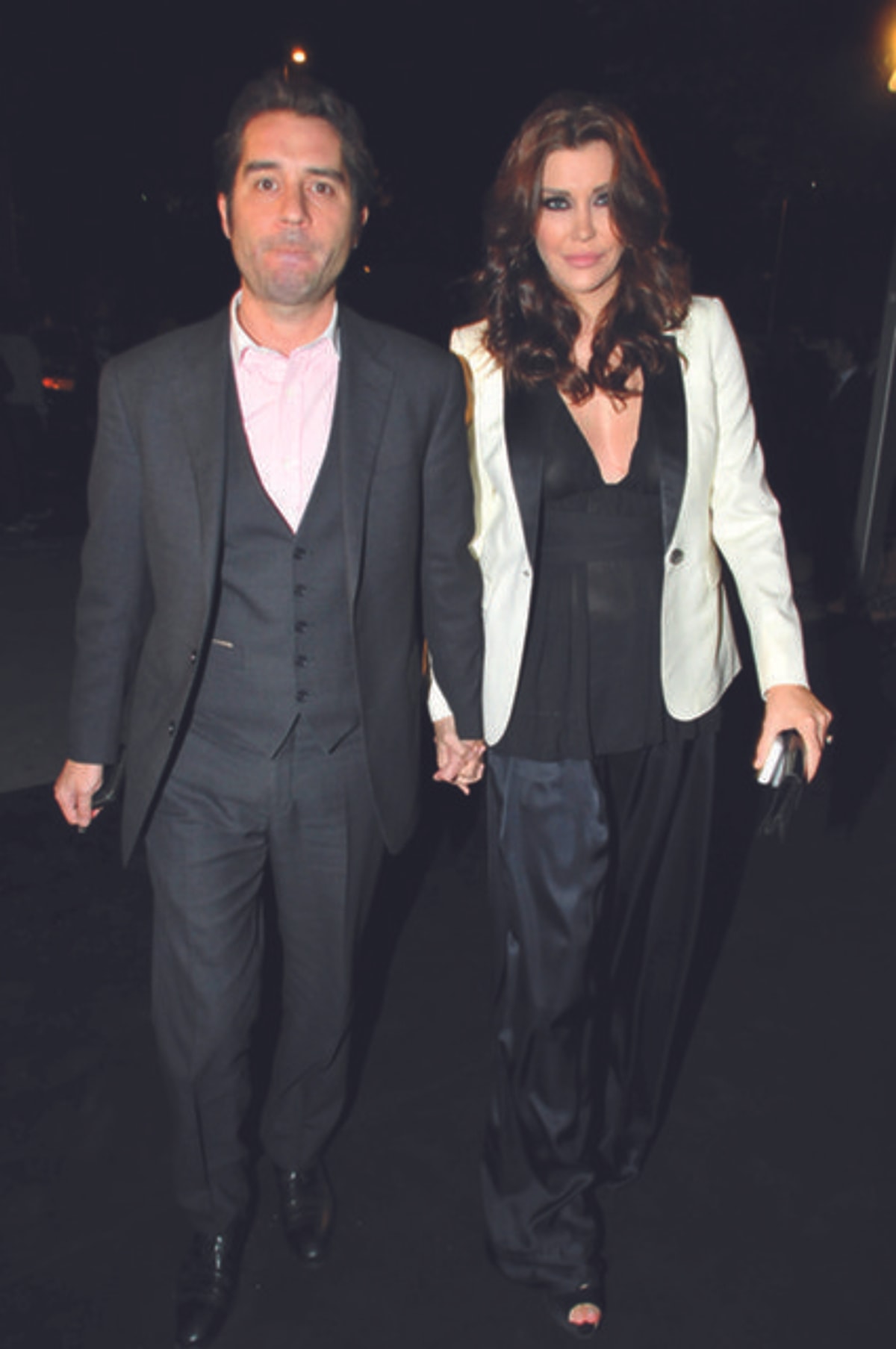 Deniz Akkaya'nın Kızının Babası Efe Önbilgin'le Yaşadığı Toksik Aşkın ...