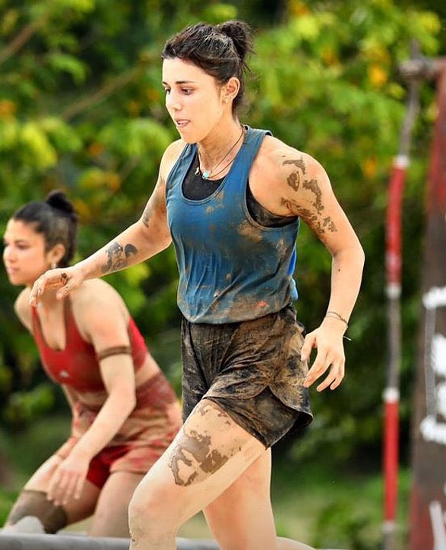 Survivor'da Aşkını İtiraf Eden Nefise, Yunan Yarışmacı Fanis Tarafından ...