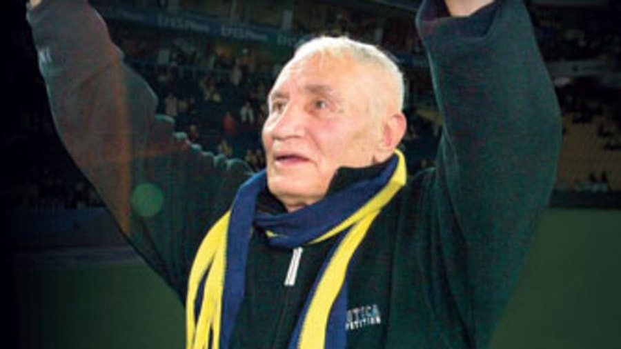 Fenerbahçe Futbolcusu Lefter'i Oynayacak - Onedio