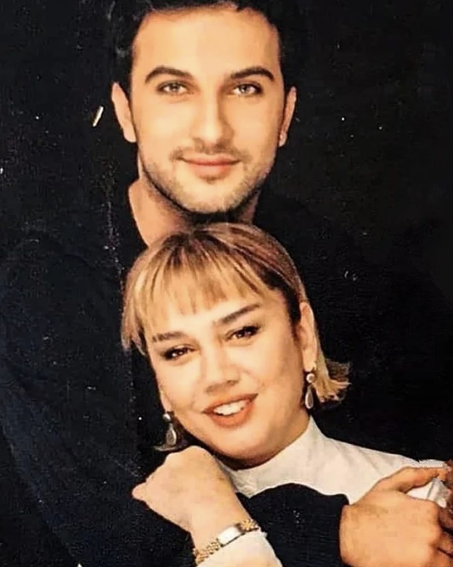 Sezen Aksu ve Tarkan'ın Buram Buram Eski Türkiye Kokan Konser ...