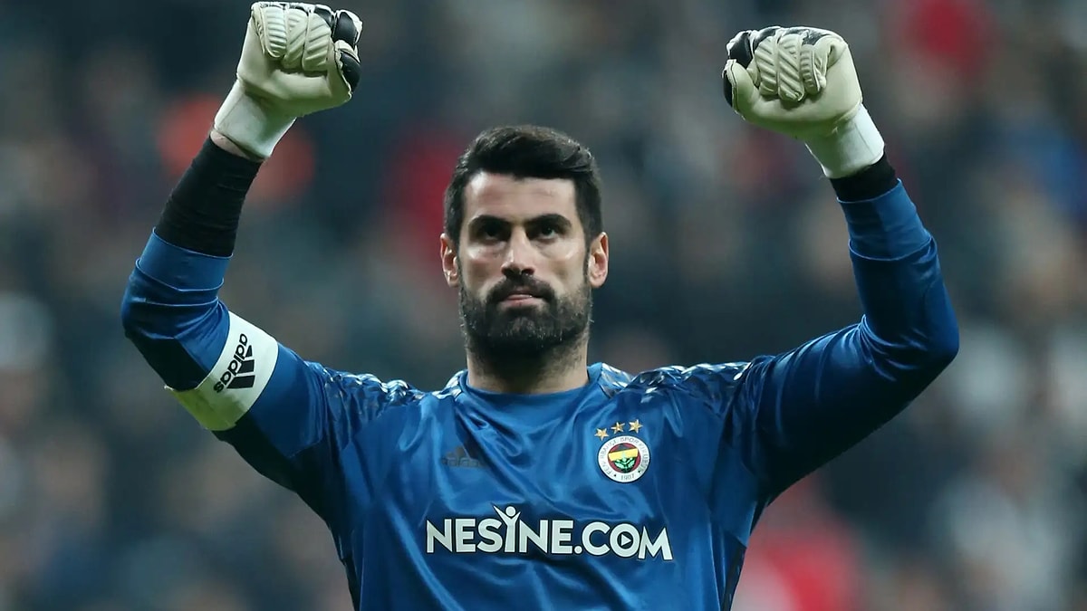 Babasını Son Yolculuğuna Uğurlayan Efsane Kaleci Volkan Demirel'in Acı ...