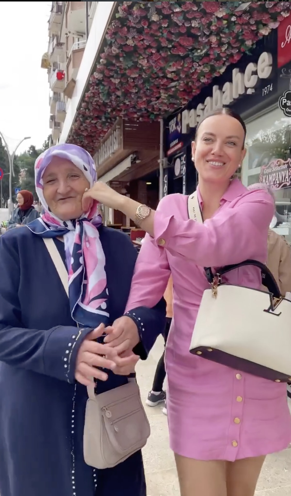 Milli Takımın Erken Golcüsü Merih Demiral'ın Merak Edilen Ailesine Dair ...