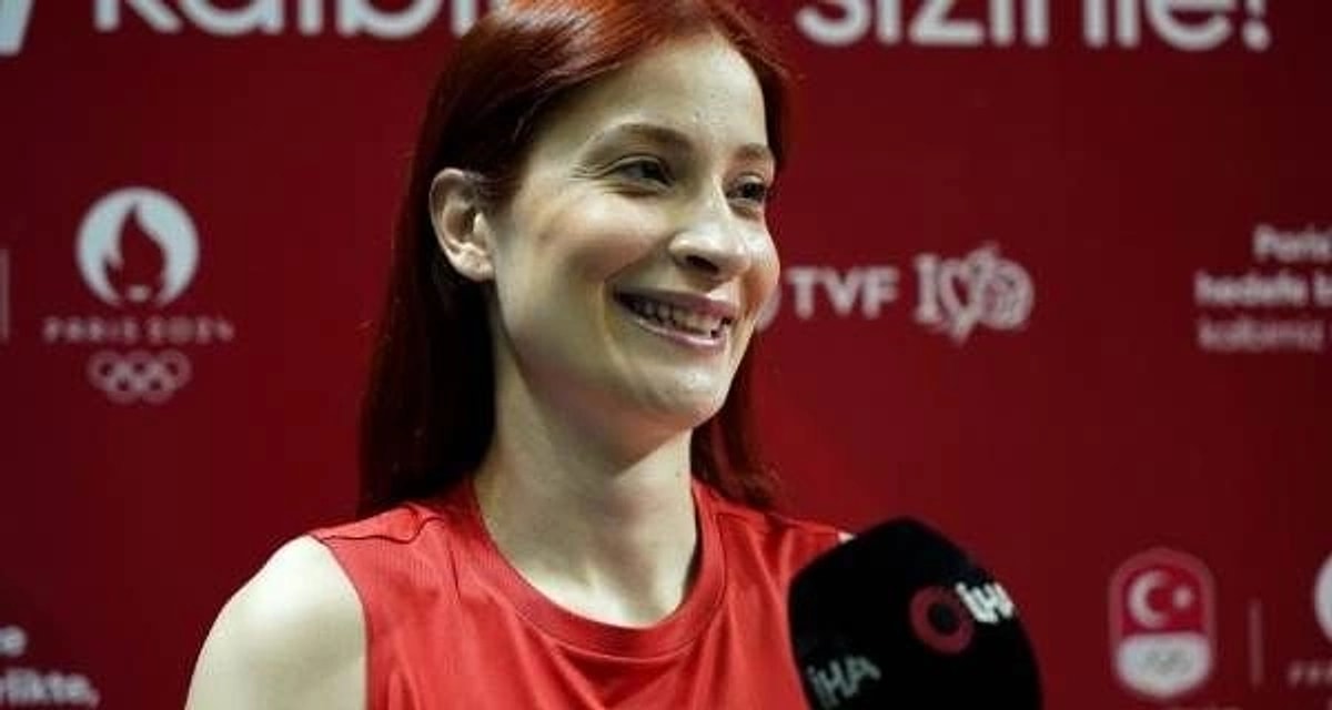 Paris Olimpiyat Oyunları Öncesinde Voleybol Milli Takımında İlkin Aydın ...