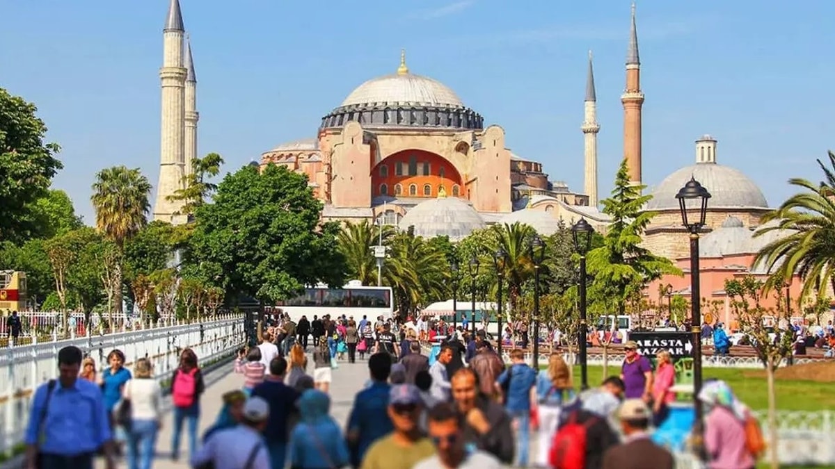 İstanbul Seyahatini Anlatan Hollandalı Turist: "Bir Daha Asla Türkiye ...