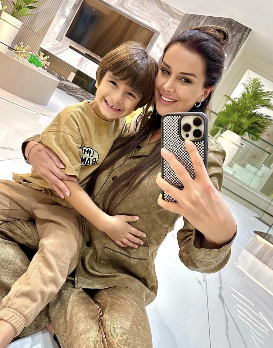 Sıla Doğu Tahliye Olduğunda Tek Başına Hücrede Kalan Dilan Polat Canına ...