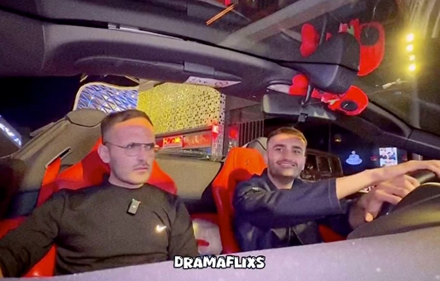 CZN Burak, Mustafa Sözen’i İstanbul’a Getirip Ferrari ile Şehir Turu ...