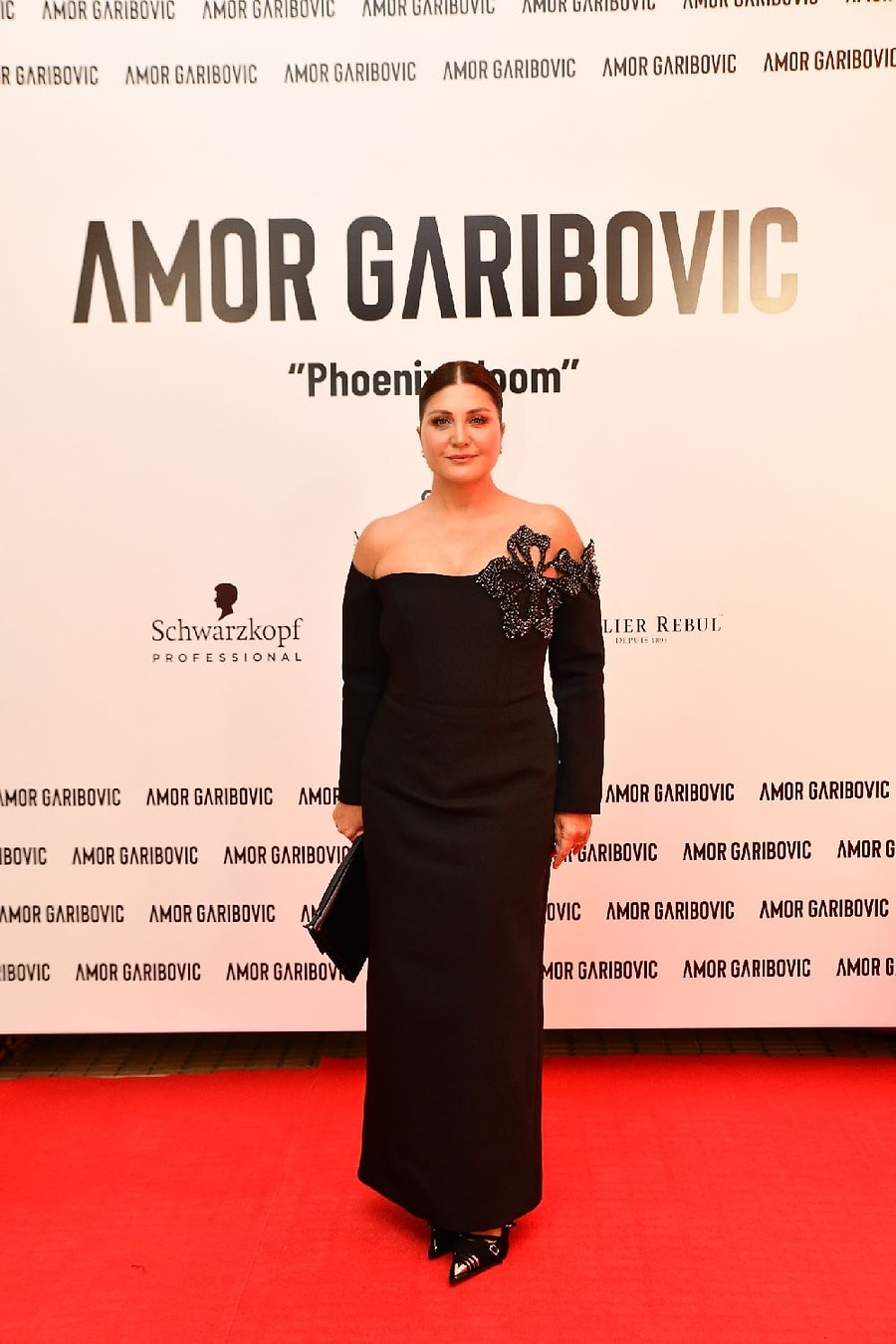 Amor Garibovic Defilesinde Boy Gösteren Kadın Ünlüleri İnceliyor ...