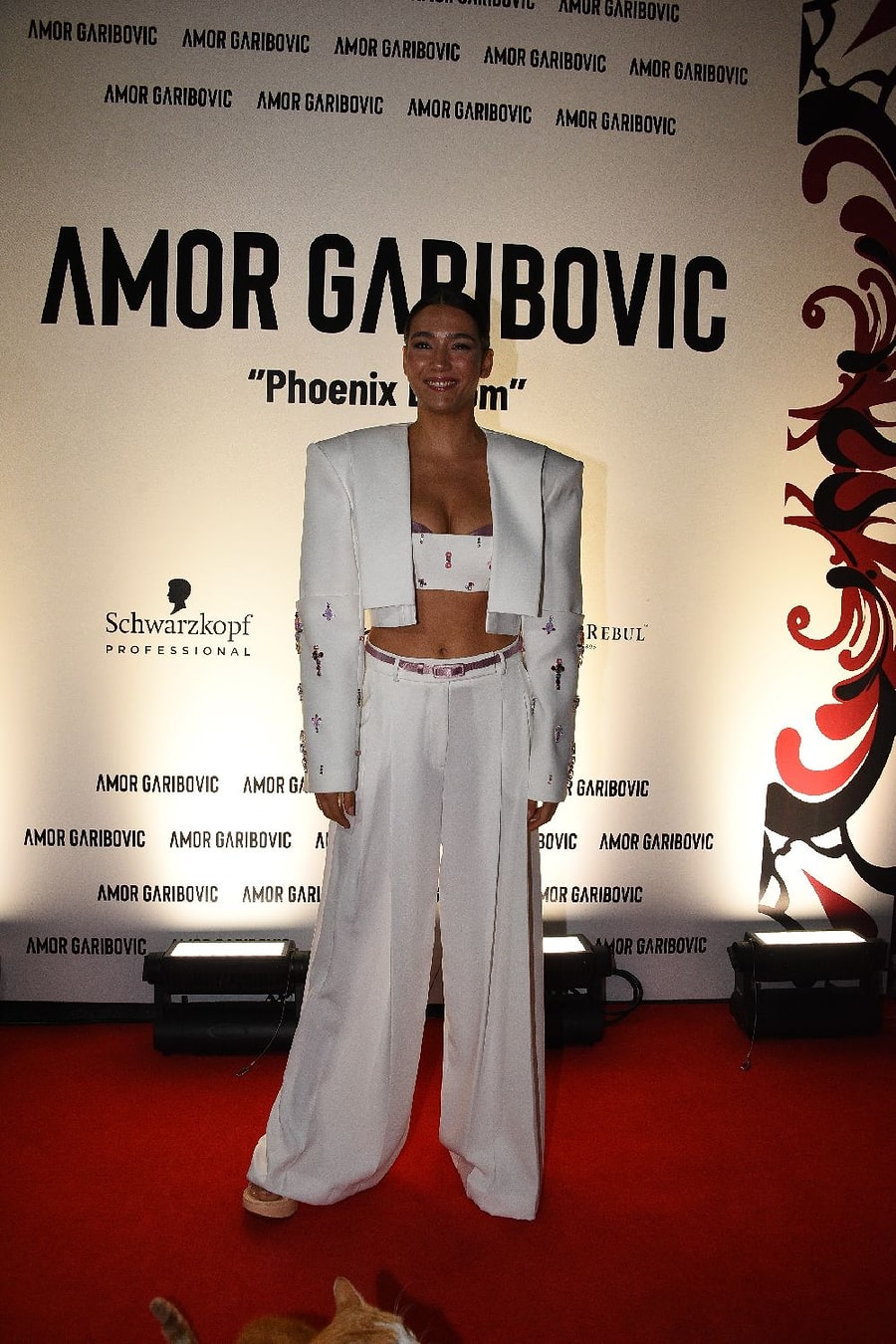Amor Garibovic Defilesinde Boy Gösteren Kadın Ünlüleri İnceliyor ...