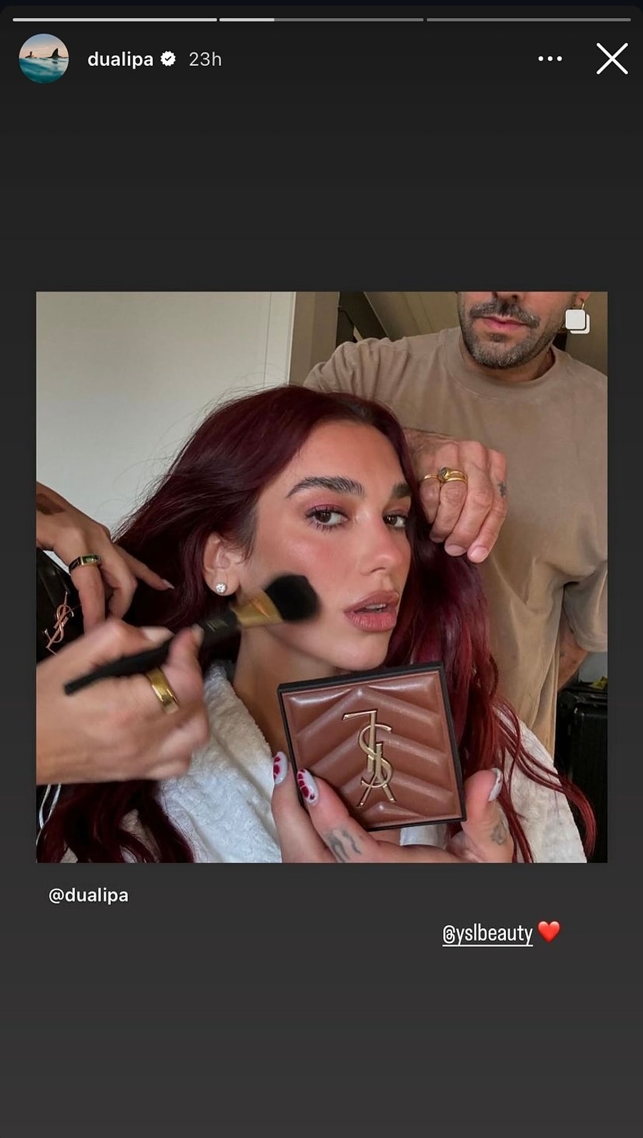 Podyumlara Dönen Adriana'dan Kanatlarla Poz Veren Palvin'e 15 Ekim'de Yabancı Ünlülerin ...