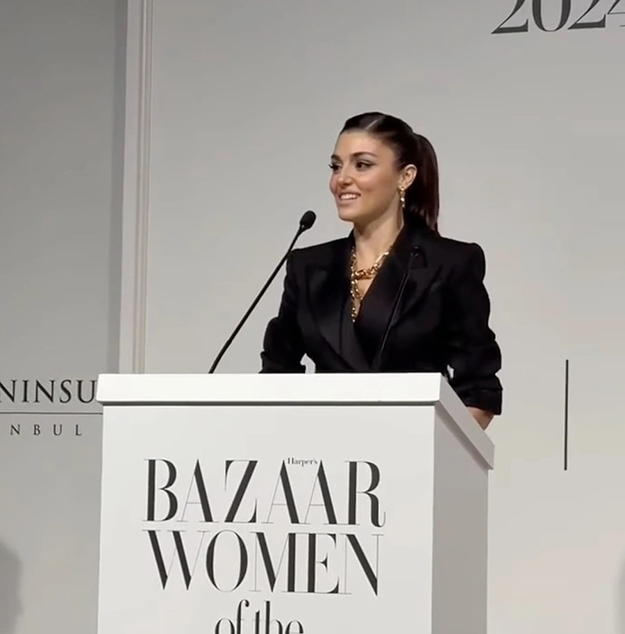 Harper’s Bazaar Gecesinde Ödül Alması Çok Eleştirilen Hande Erçel'in ...