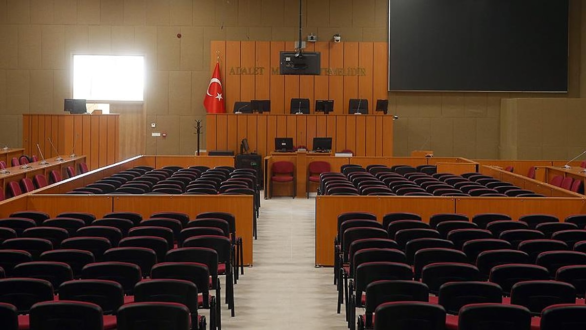 Plaj İmparatoru Ünlü İsme 100 Milyon Liralık Boşanma Davası - Onedio