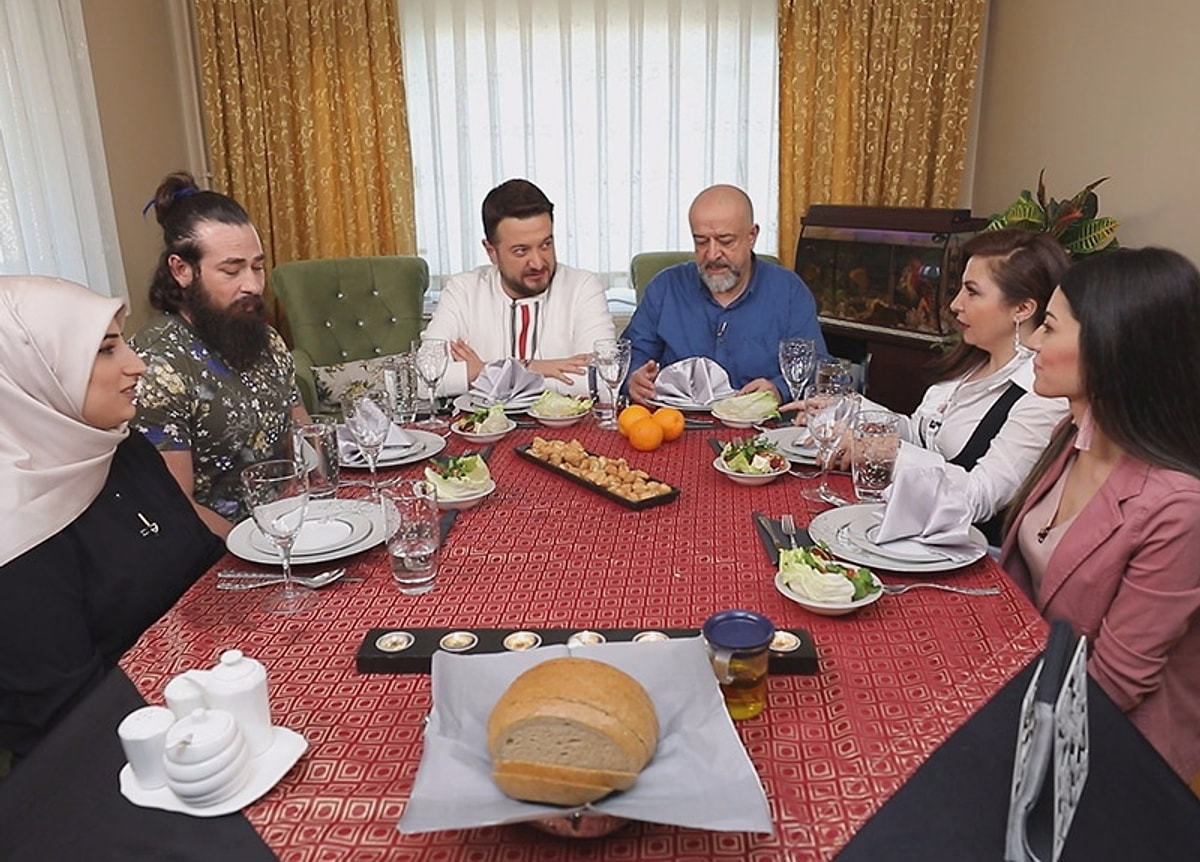 Beterin Beteri Varmış: Yemekteyiz'in Azerbaycan Versiyonunda Yaşanan ...