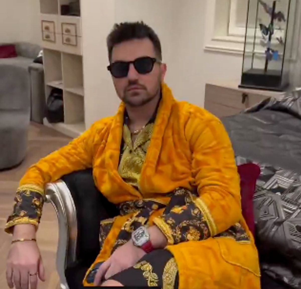 İçerik Üreticisi Burak Çelebi, Ferhat Günay'ın Evini Gezdi: "Bu Evde ...