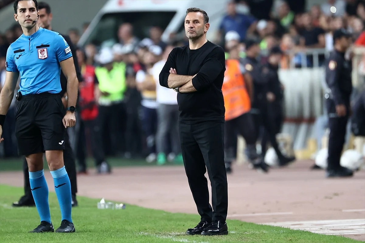 Okan Buruk Çok Konuşulan Ayakkabılarıyla İlgili Editleri Yorumladı - Onedio