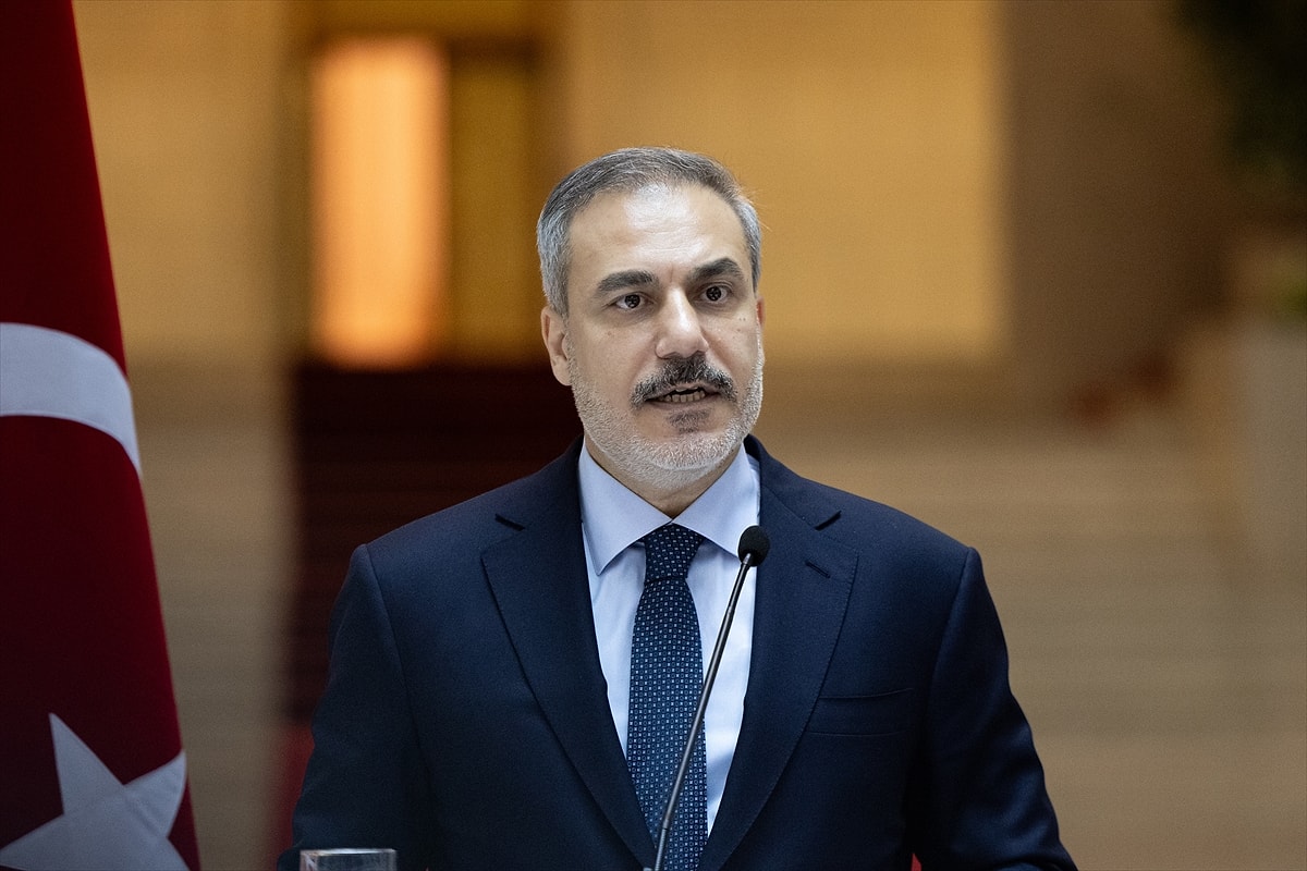 Suriye'de Tarihi Zirve Tamamlandı: Hakan Fidan ve Colani Açıklama Yaptı ...