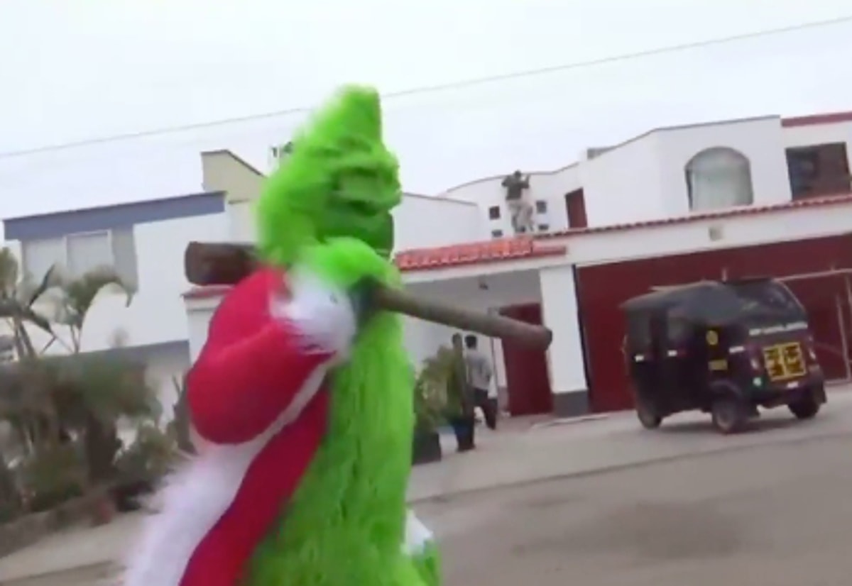 Peru’da Sıradışı Operasyon: “Grinch” Kıyafetli Polis Uyuşturucu ...