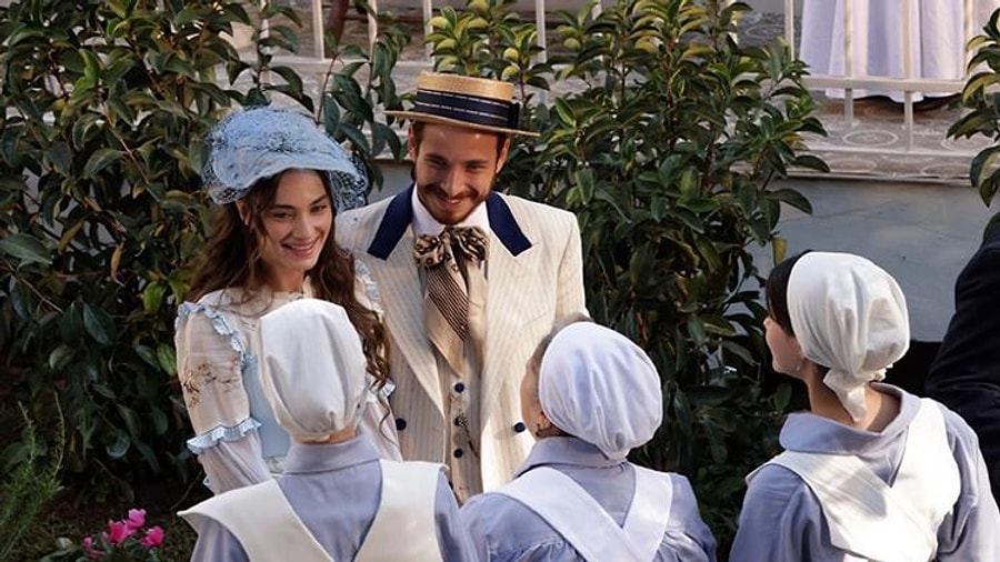 Şakir Paşa Ailesi'nde Güzelliğiyle Büyüleyen Aniesi'nin Gerçek Halini ...