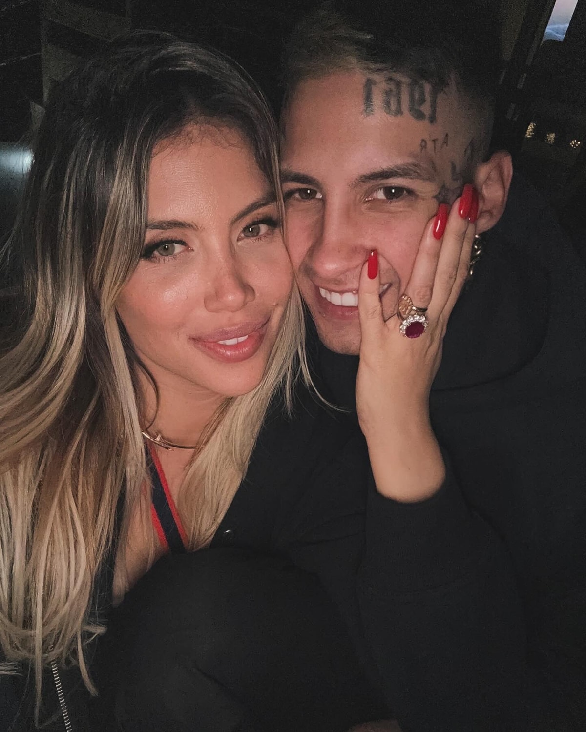 Yine Başa Döndü: Wanda Nara'dan Mauro Icardi'nin Kafasını Allak Bullak ...