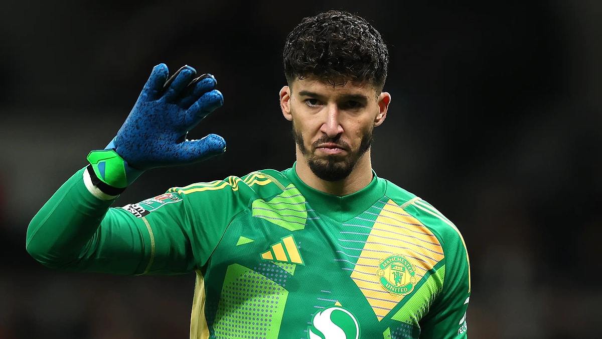 Altay Bayındır, Manchester United Formasıyla Arsenal Karşısında Penaltı ...