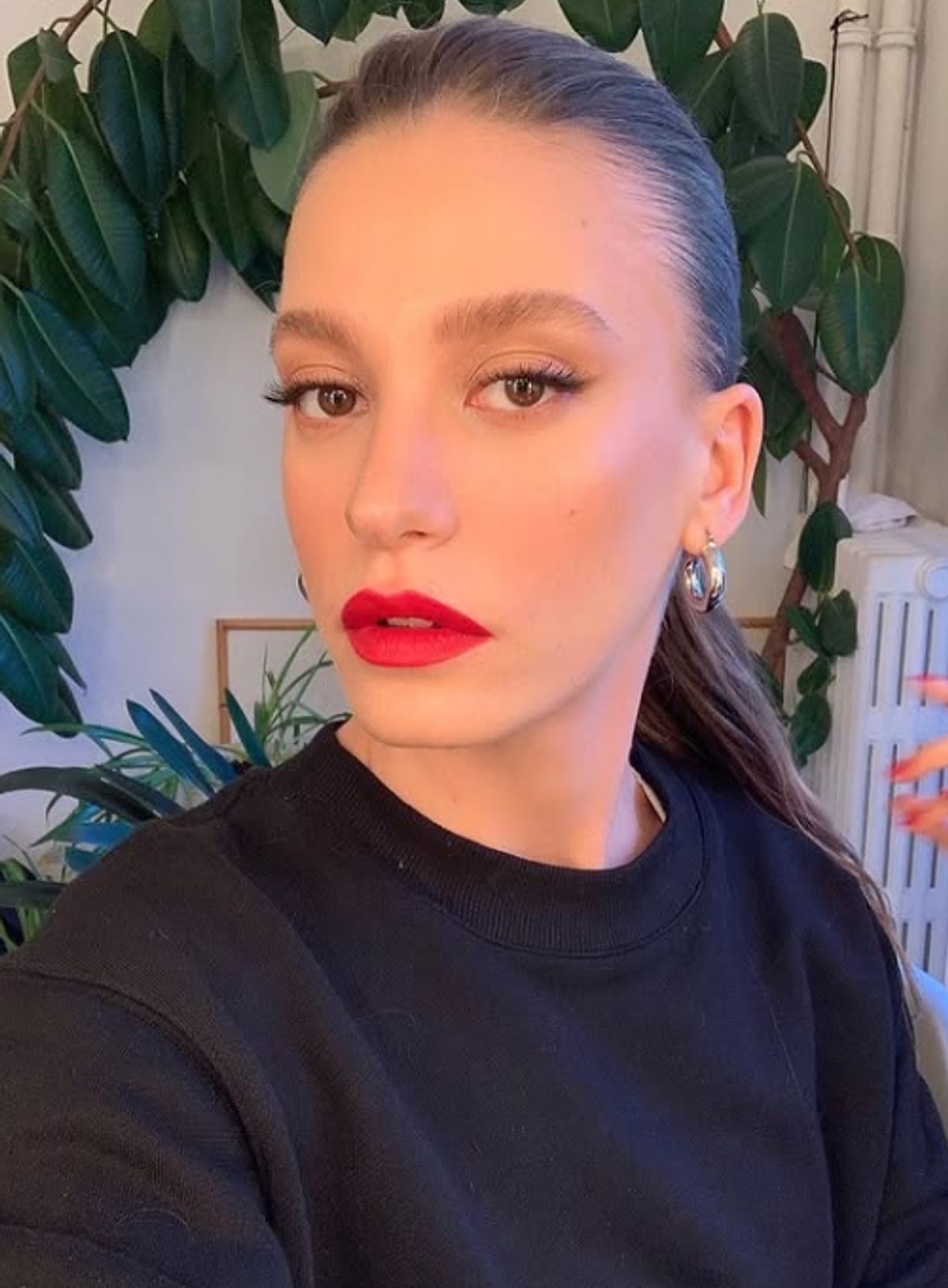 Marilyn Monroe'nun Bir Bildiği Varmış: Yeni Makyaj Trendi Olan ''Kırmızı Ruj Teorisi''ni Merceğe ...